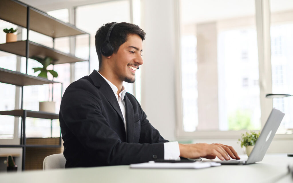 How Bilingual Call Centers Improve Global Business Expansion - ListenTrust